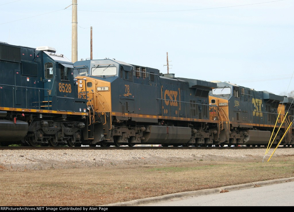 CSX AC44CW 78 and ES40DC 5294